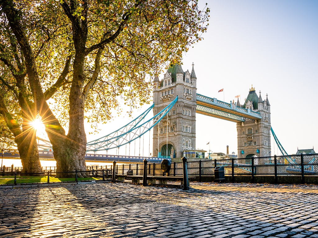 Arsenal vs Manchester United Holiday Deal w/ flights and transfers