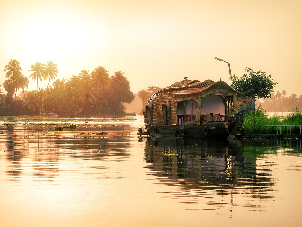 11 Nights Kerala Delight Tour Package w/ Flights & Transfers