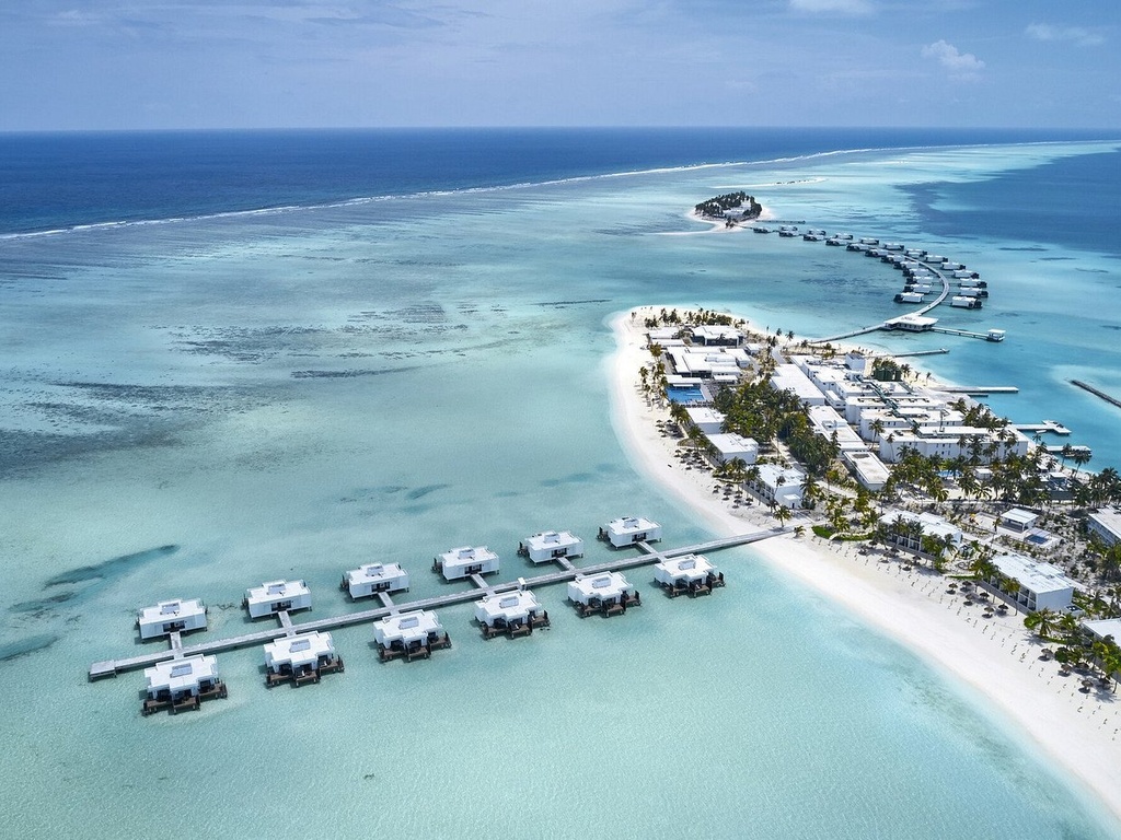 Hotel Riu Atoll Maldives Holiday Deal w/ Flights & Transfers